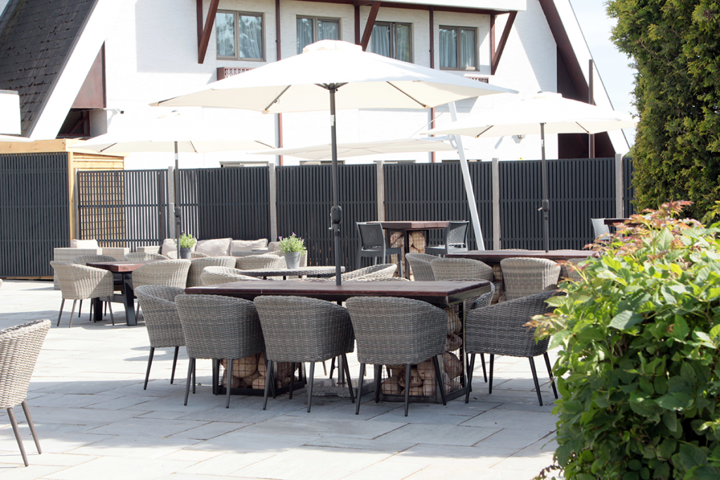 The Lounge Bar | The Coppid Beech Hotel